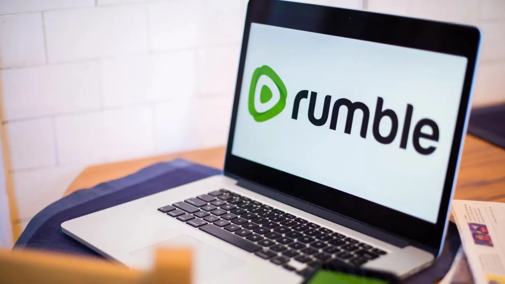 Qué es y cómo funciona Rumble: la alternativa sin restricciones a ...