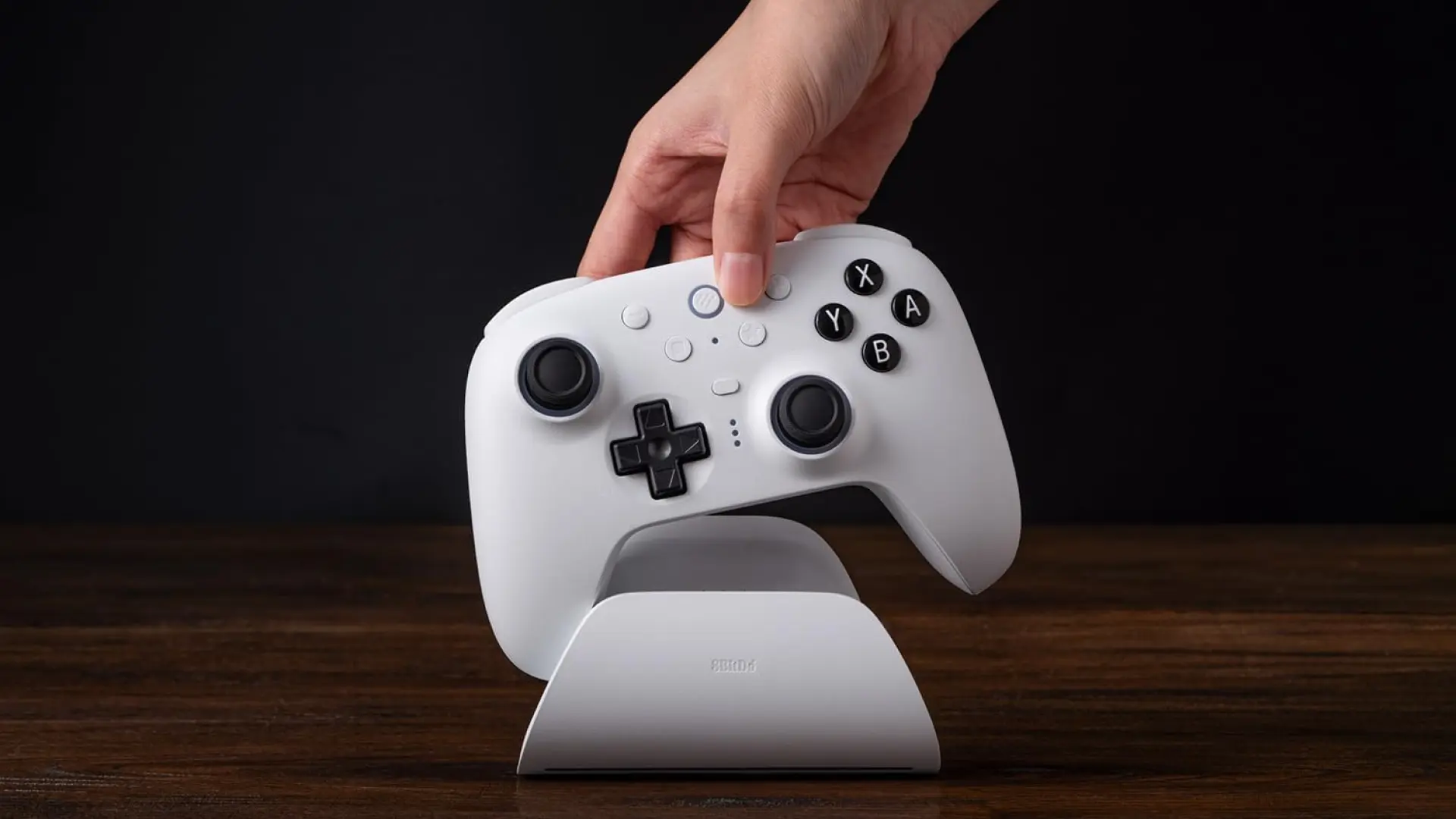 8Bitdo rebaja su mando más premium: se parece al de Xbox y viene con ...