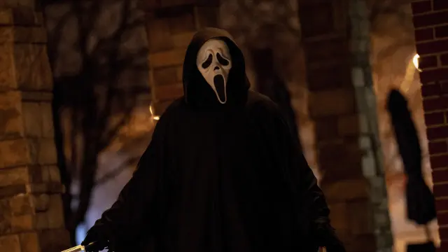 El reparto de Scream 7 colma de elogios a Kevin Williamson, el ...