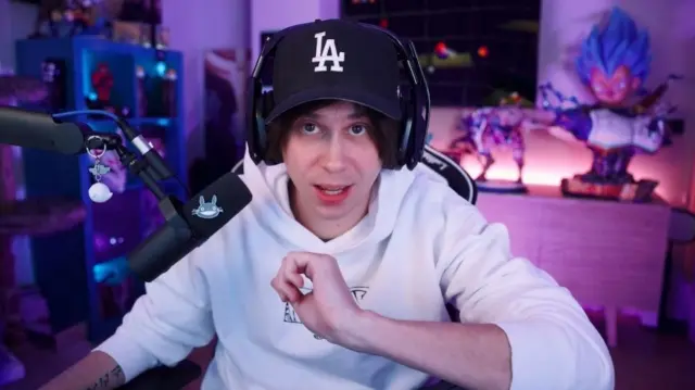 Rubius bromea con su fichaje por Kick al recibir tres premios de Twitch ...